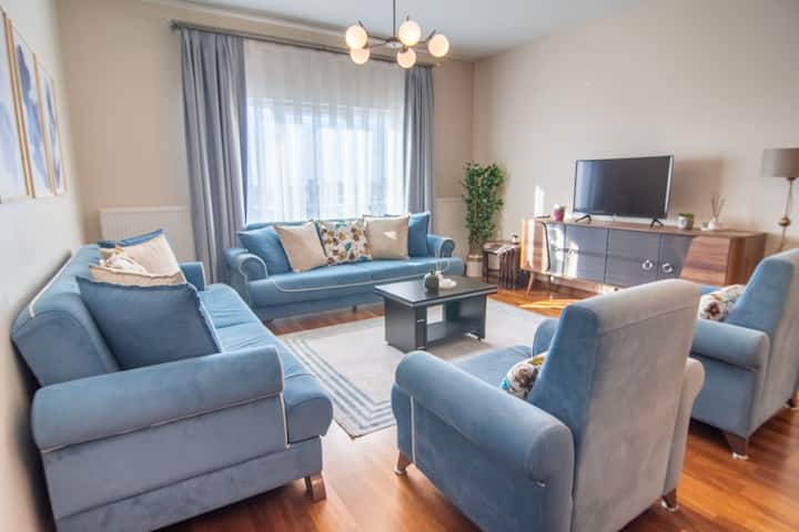 Metrokent Family 3bedr With Balcony - Başakşehir