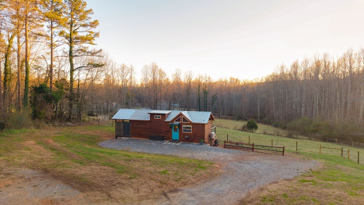 Meadow View Farm W/ Highland Cows! - Mountain Brook Vineyards, Tryon