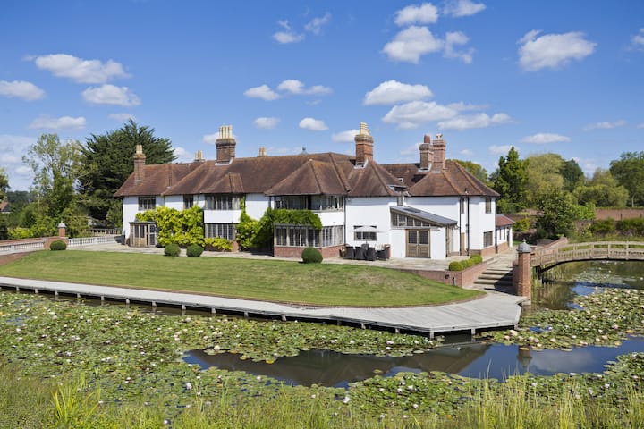 Martley Hall Estate By Group Retreats - Suffolk