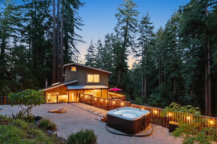 Redwood Oasis - Luxe Santa Cruz Cabin W/ Hot Tub - California