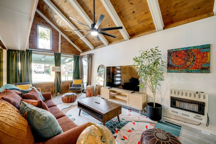 Walk To Historic Dtwn Frisco! Updated A-frame Home - Frisco, TX