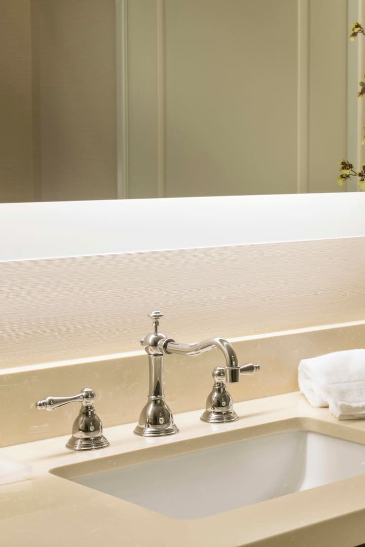 King Suite With Sofa Bed For Extra Guests - Orange, CA