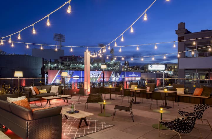 Steps To Fenway Park + On-site Dining. Bar. Gym. - Boston, MA