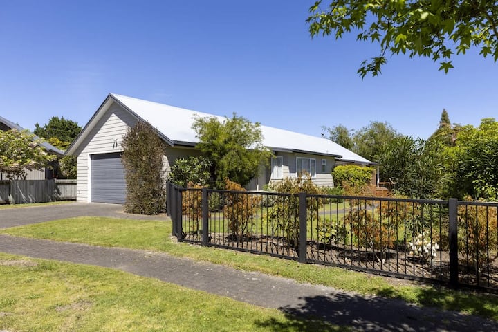 Close To Lake & Boat Ramp – Peaceful Retreat - Taupō