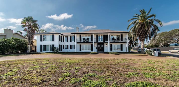 Ocean Drive Grand Estate Sleeps 54 Pool - 科珀斯克里斯蒂