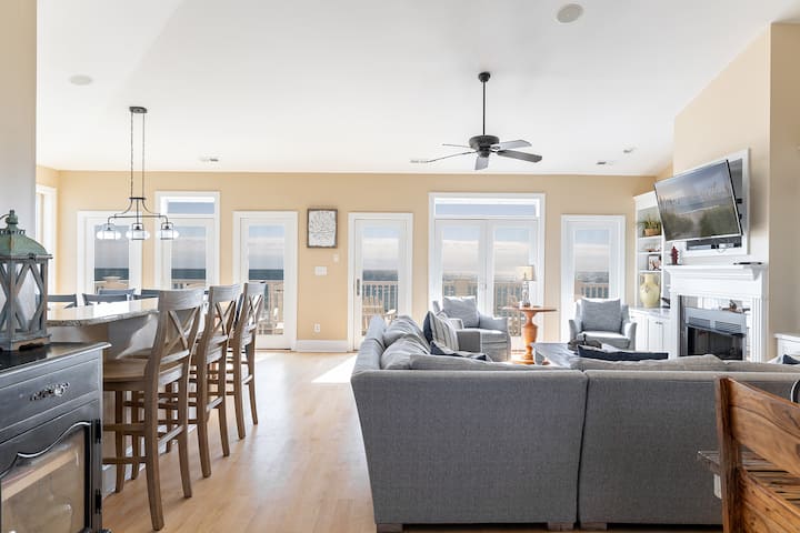 Shamrock, Oceanfront Home - Emerald Isle, NC