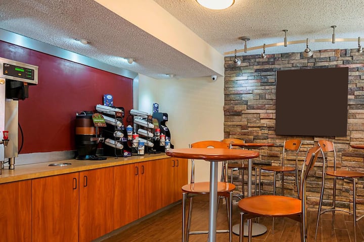 3 Hotel Rooms Near Lake, Dining & Local Attraction - Grapevine, TX