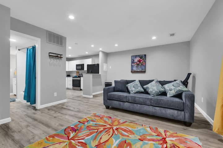 Easygoing 1br Retreat Near Dining And Fun Spots - Arlington, TX
