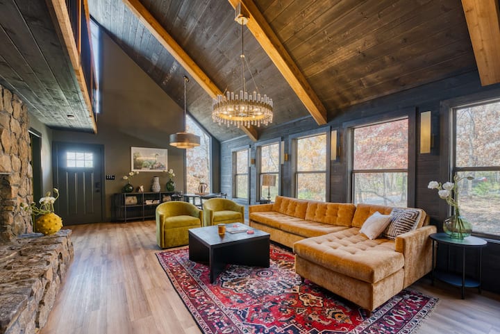 Pet‑friendly 2‑br Retreat Near U Of A & Downtown - Fayetteville, AR