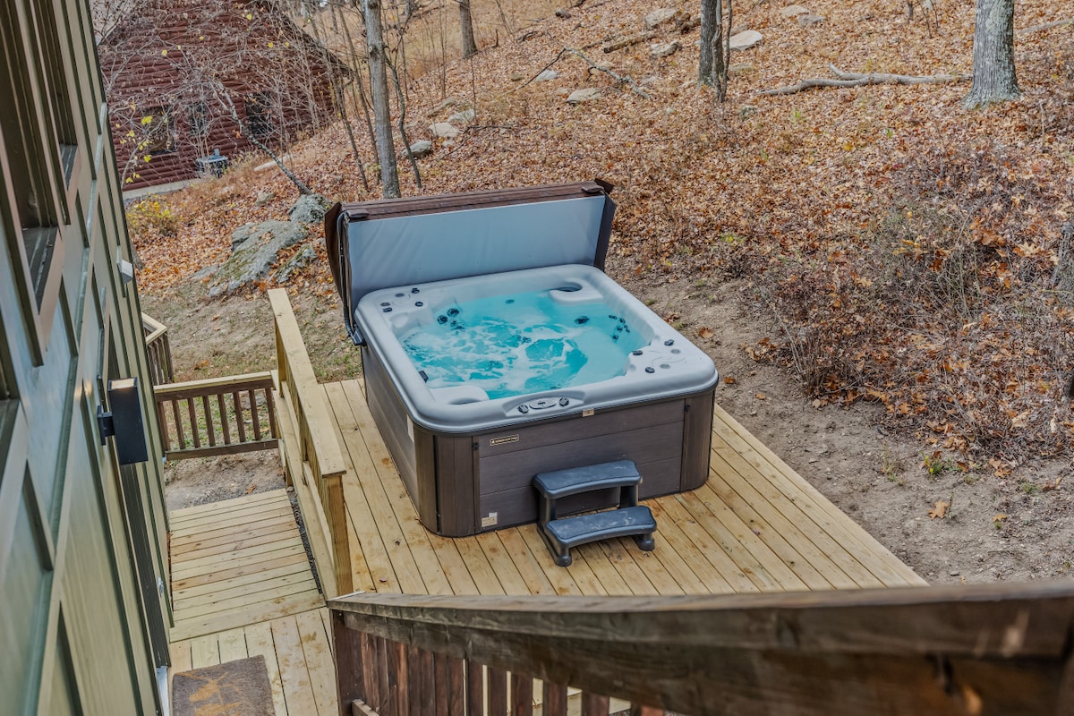 Skyefall wifi, fireplace, hot tub, fire pit, deck - Houses for Rent in ...