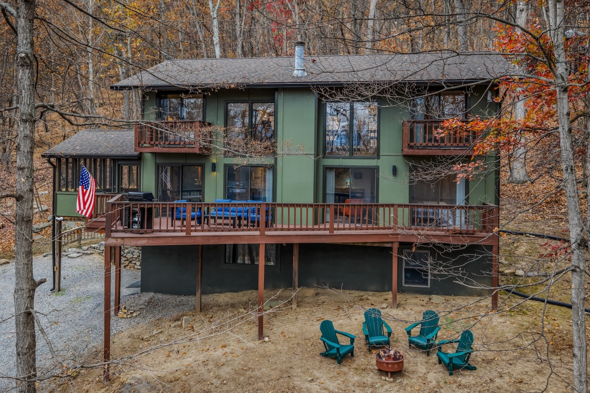Skyefall wifi, fireplace, hot tub, fire pit, deck - Houses for Rent in ...