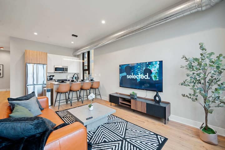 Edgewater Gem By The Lake! 2br With Parking & Gym - Chicago, IL