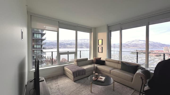 Lakefront 2br Condo | Heart Of Downtown Kelowna - Kelowna