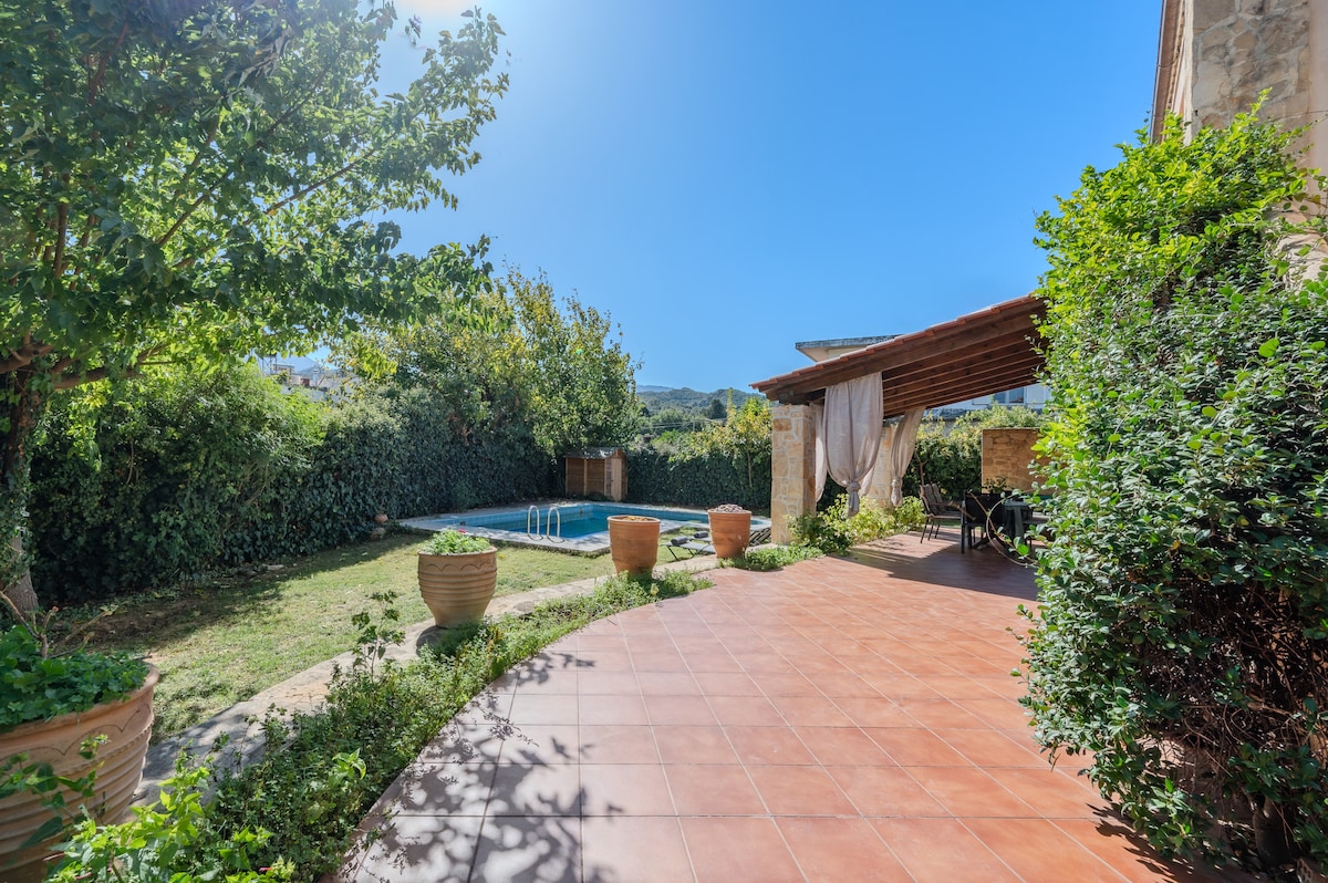Skine Dream Villa, with Private Pool, near Chania. - Houses for Rent in ...