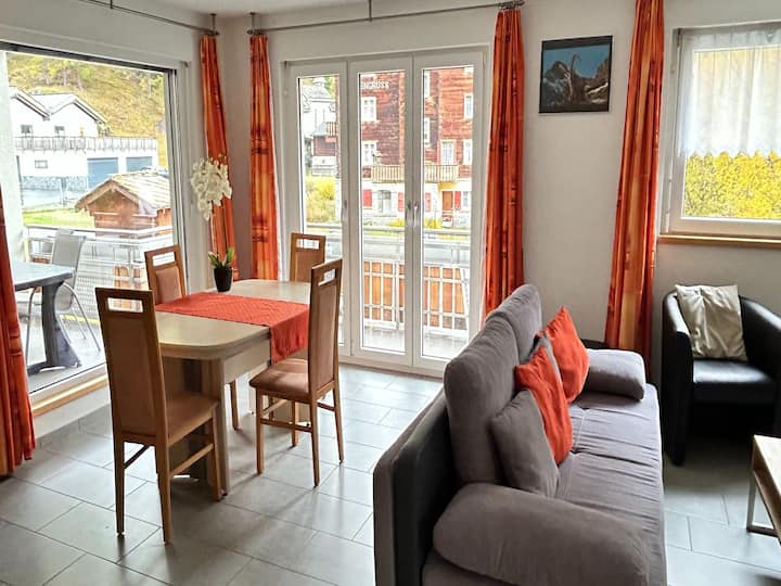 Séjour à La Montagne Avec Balcon - Saas-Grund