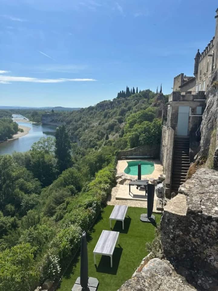 Manoir à Aiguèze - France