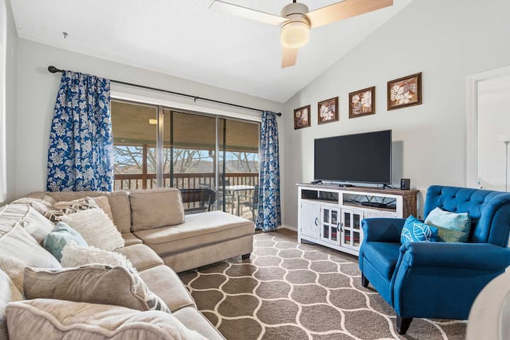 Ozark Overlook Escape - For 6 - Branson West, MO