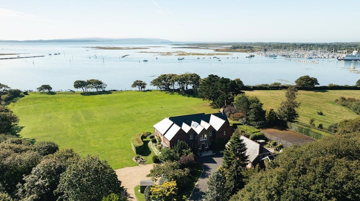 Nash Point Manor With Endless Solent Views - ライミントン