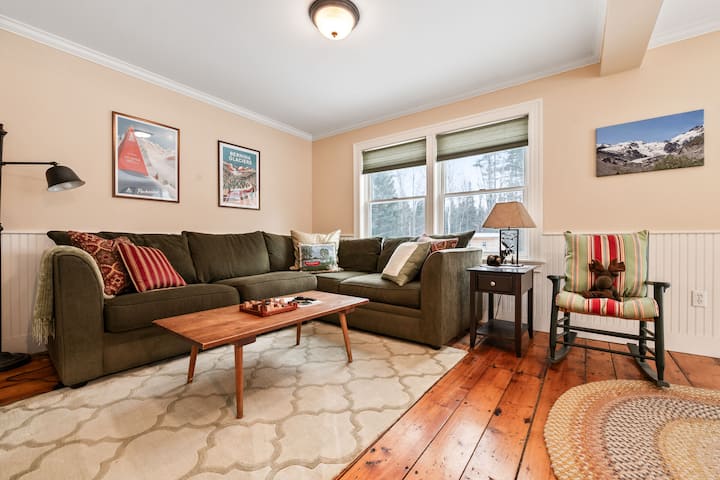 Downtown Crossing | Walk Everywhere, Pet Friendly - Rangeley, ME