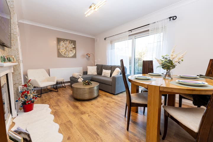 2-bedroom Cozy Apt W/ Parking And Sunny Garden - 卓特咸學院