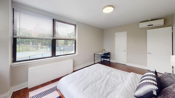 Welcoming Apartment With Simple, Stylish Touches - Philadelphia, PA