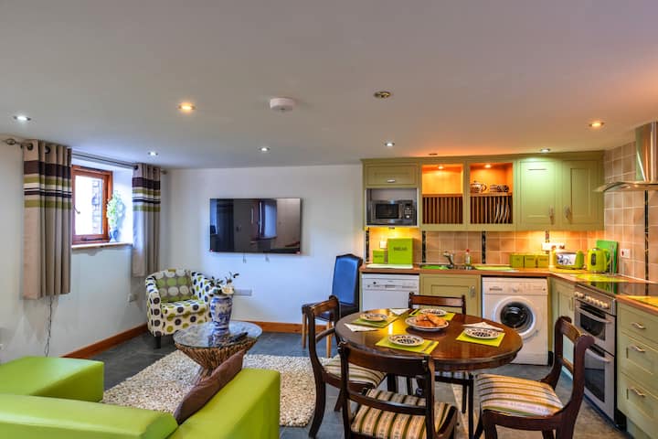 Finest Retreats | Lime, Great Houndbeare Farm - Sandy Park