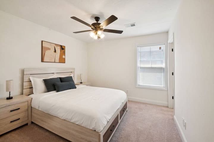 Arte Luxury Townhomes F6 I Comfy 2 Bed 2.5 Bath - Clarksville, TN