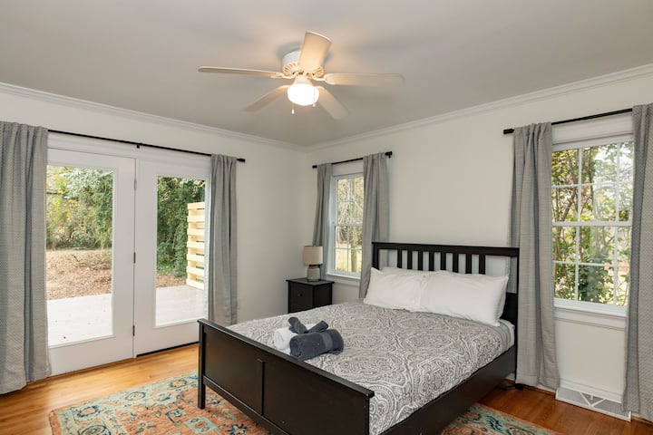 Oak City Craftsman|dog-friendly W/ Gourmet Kitchen - Raleigh, NC