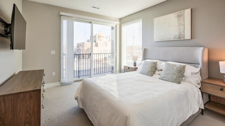 Landing | Spectacular 1bd, Pool, Yoga Studio - Hartford, CT