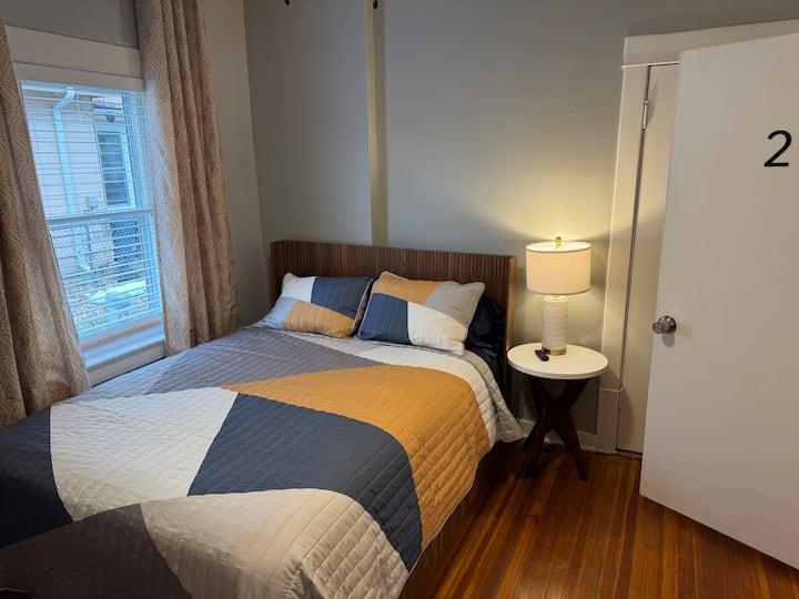 Private Room W/queen Bed Near Ku | 34 - Kansas City, MO