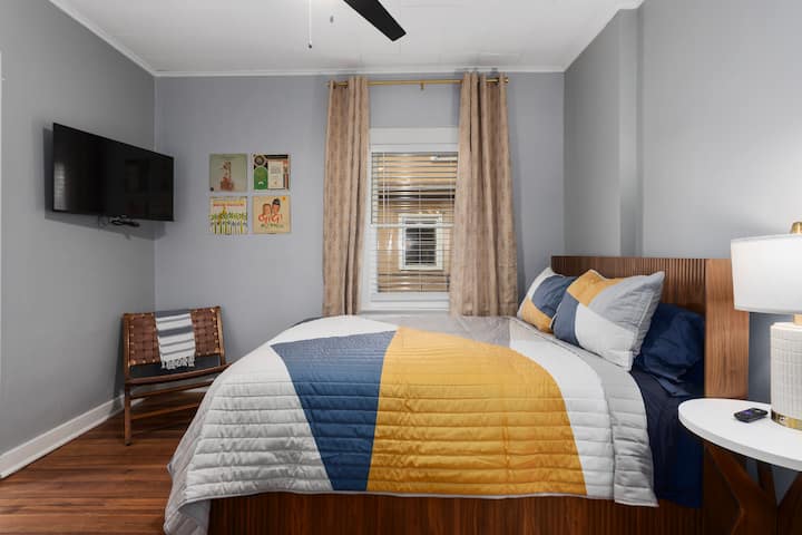 Private Room W/queen Bed Near Ku | 34 - Kansas City, MO