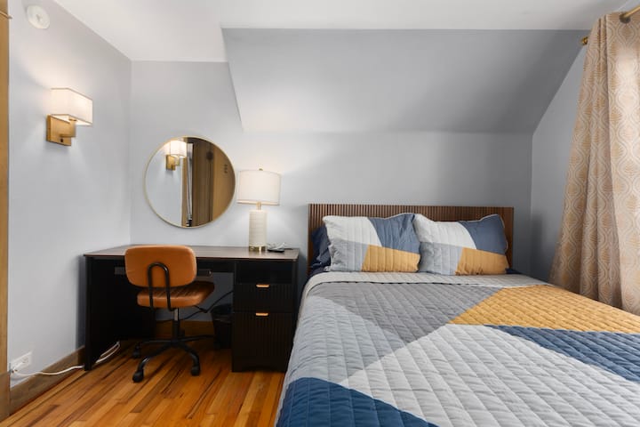 Private Room W/queen Bed Near Ku | 35 - Kansas City, MO