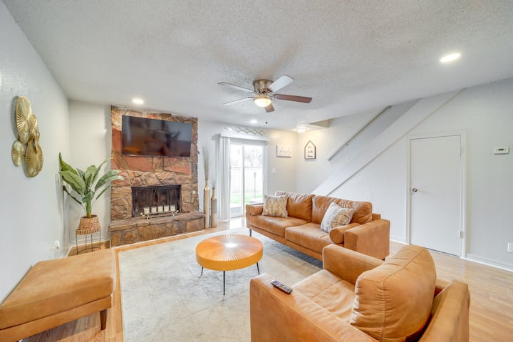 5 Mi To Route 66 Fun! Tulsa Towhome W/ Game Room - Tulsa, OK