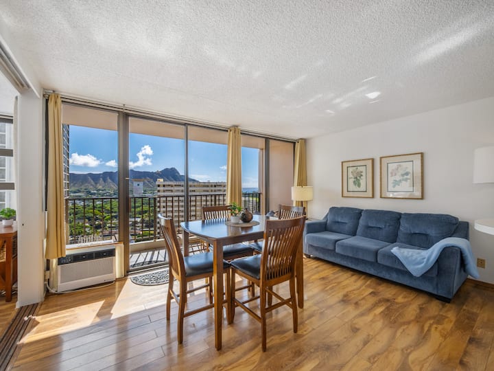 1 Br, Walk 2 Beach, Free Prkng, King Bed & Full - Honolulu
