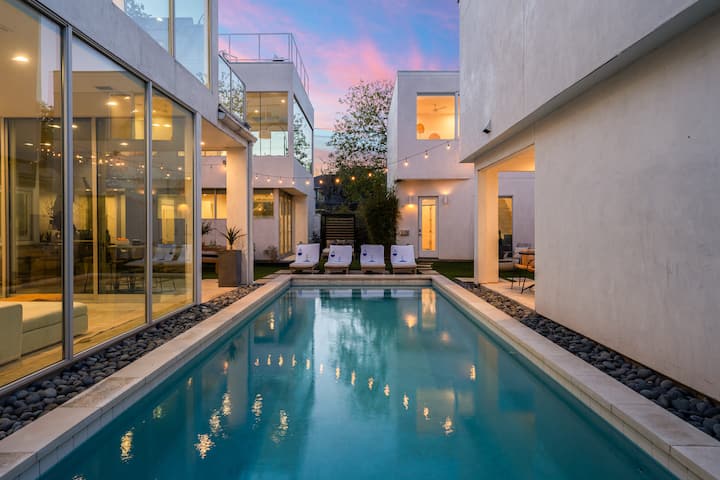 Sleeps 32, Full Luxe Retreat | Bouldin Collective - Austin, TX