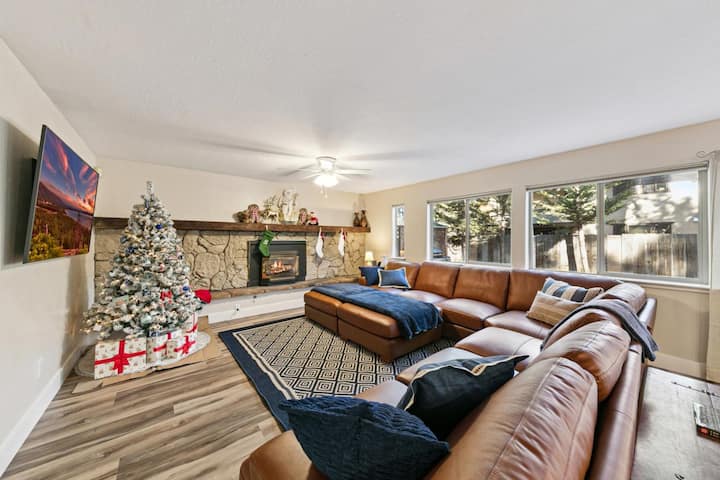 Tahoe Adventure Lodge: Hot Tub + Pool Table - South Lake Tahoe, CA