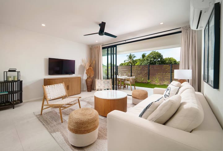 New Lux 2br, Walk To Beach! Sky Pool Deck - Barbados