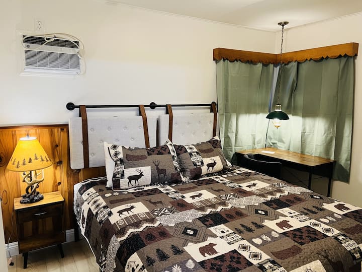 Charming Timber Haven Cabin #6 In Alpine Setting - Big Bear Lake, CA