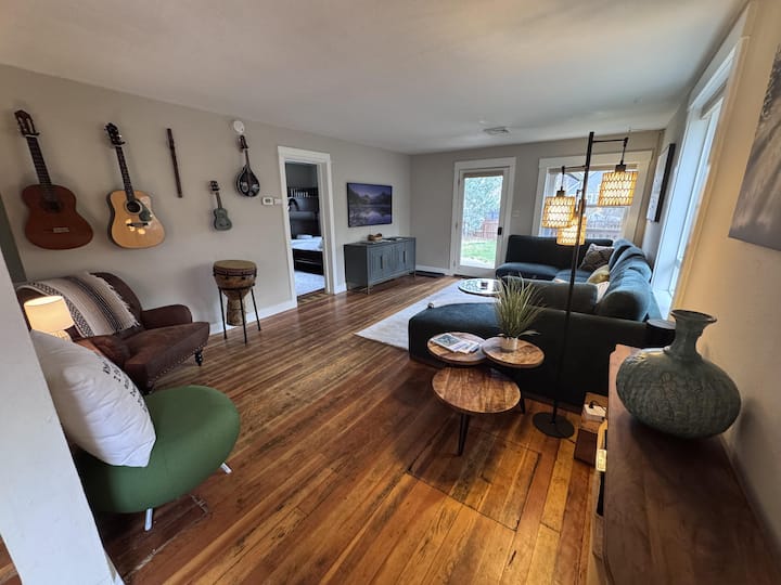 A Stone's Throw - Westside Vibes - Bend, OR