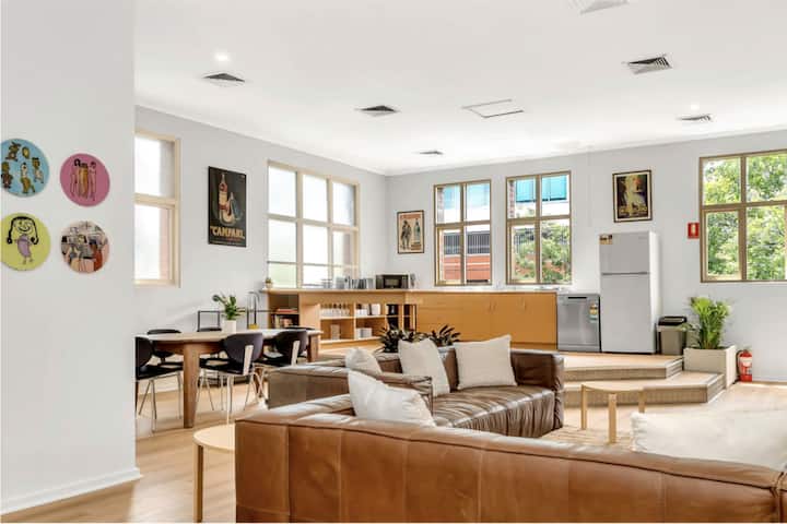 Amalfi Urban Loft | By Host Solutions - Adelaide