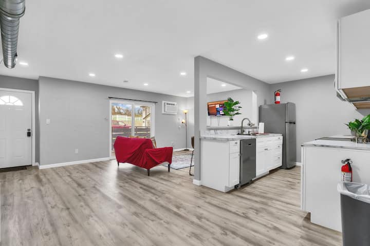 Spacious 2br Near Restaurants And Nightlife + Wifi - Arlington, TX