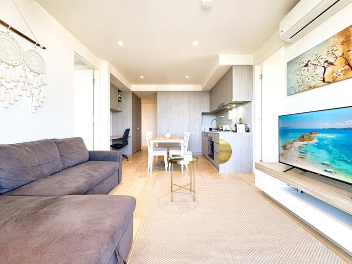 Modern Cbd Gem - 2br W/ City Views In Rundle Mall - Manningham