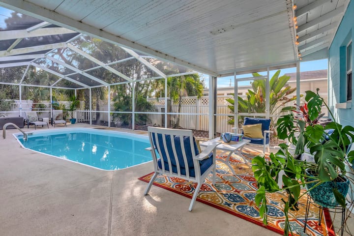 The Burg Bungalow - Pool Side - St. Pete - St. Petersburg, FL