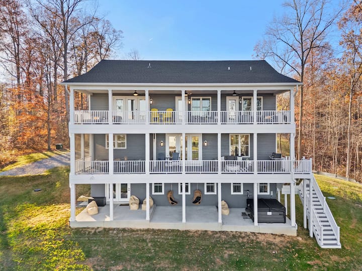 New Lakefront Lake Anna - Decks, Views, Hot Tub - Lake Anna, VA