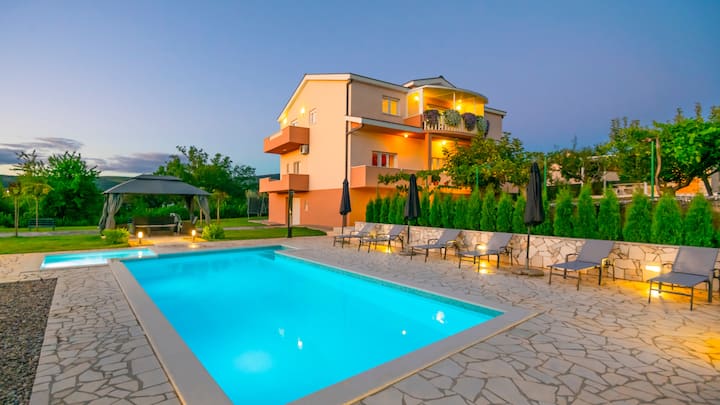 Villa Prunus Laurus-makarska By Villas Guide - Imotski