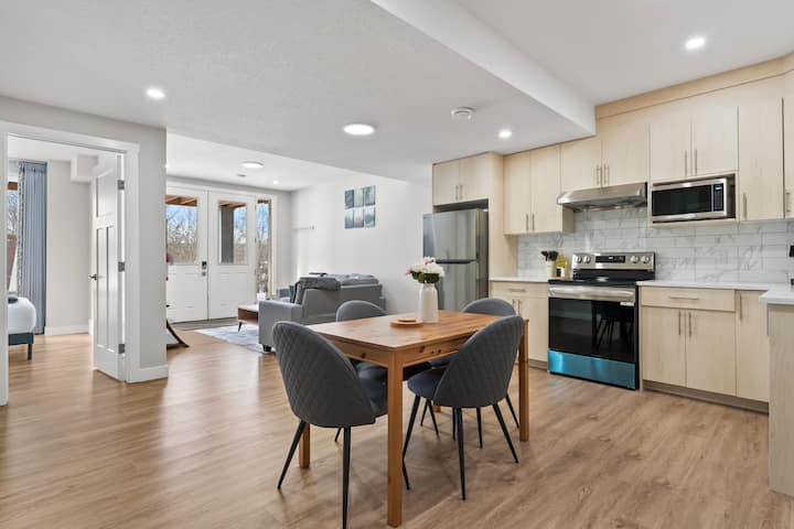 Calgary Se Garden Suite 2 Br, Wifi, Walkout - Canada