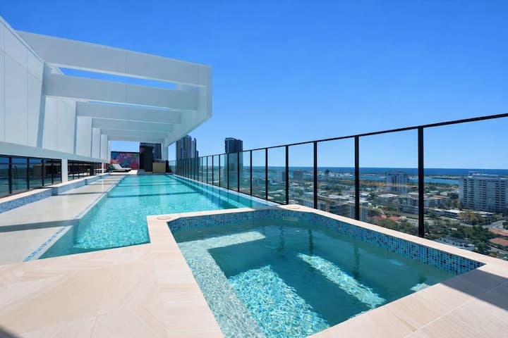 Luxury Sky Retreat Southport - Gold Coast