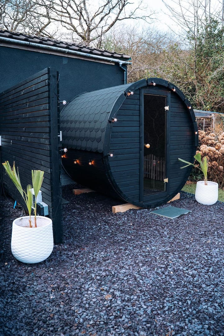 Beautiful Bungalow In St Dogmaels. - Cardigan