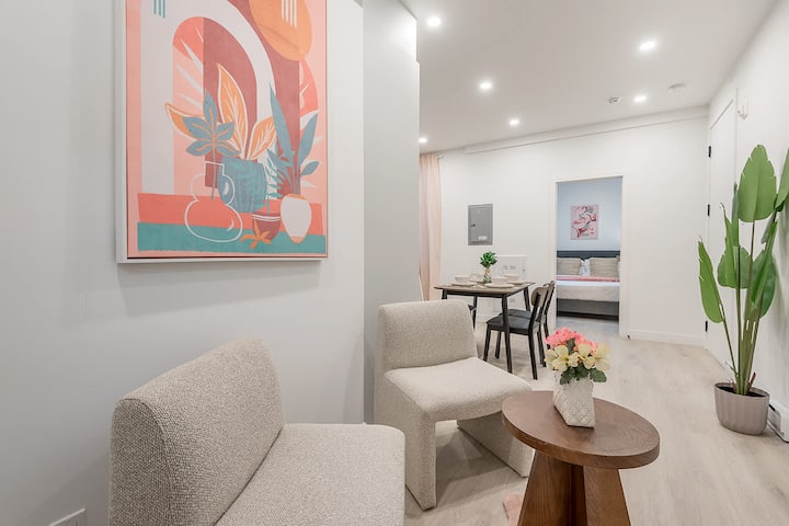Sophisticated 2br Haven • Modern Decor & Comfort - Lasalle