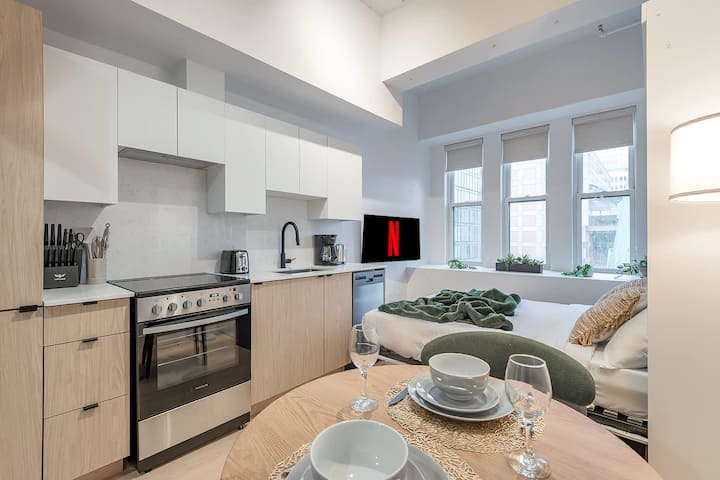 Heart Of The City – Walk Score 100 - Montreal